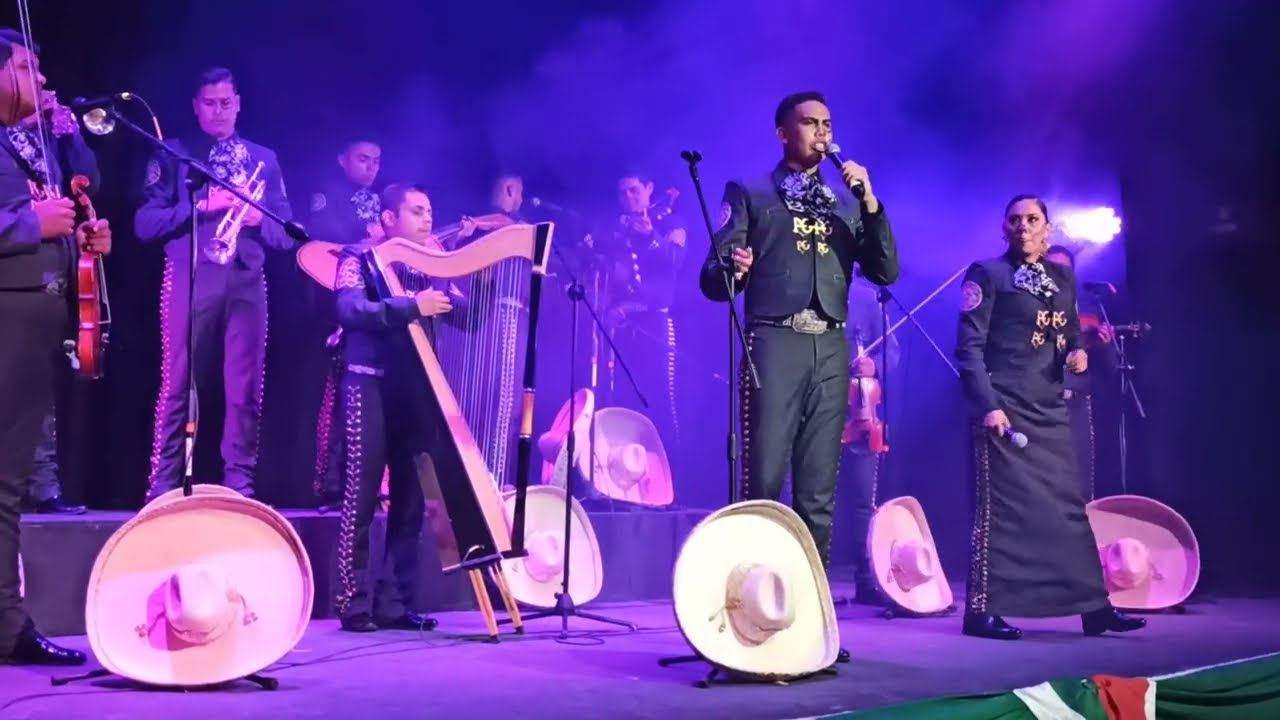 Rancheras de Oro / Mariachi Monumental Quevedeño - YouTube