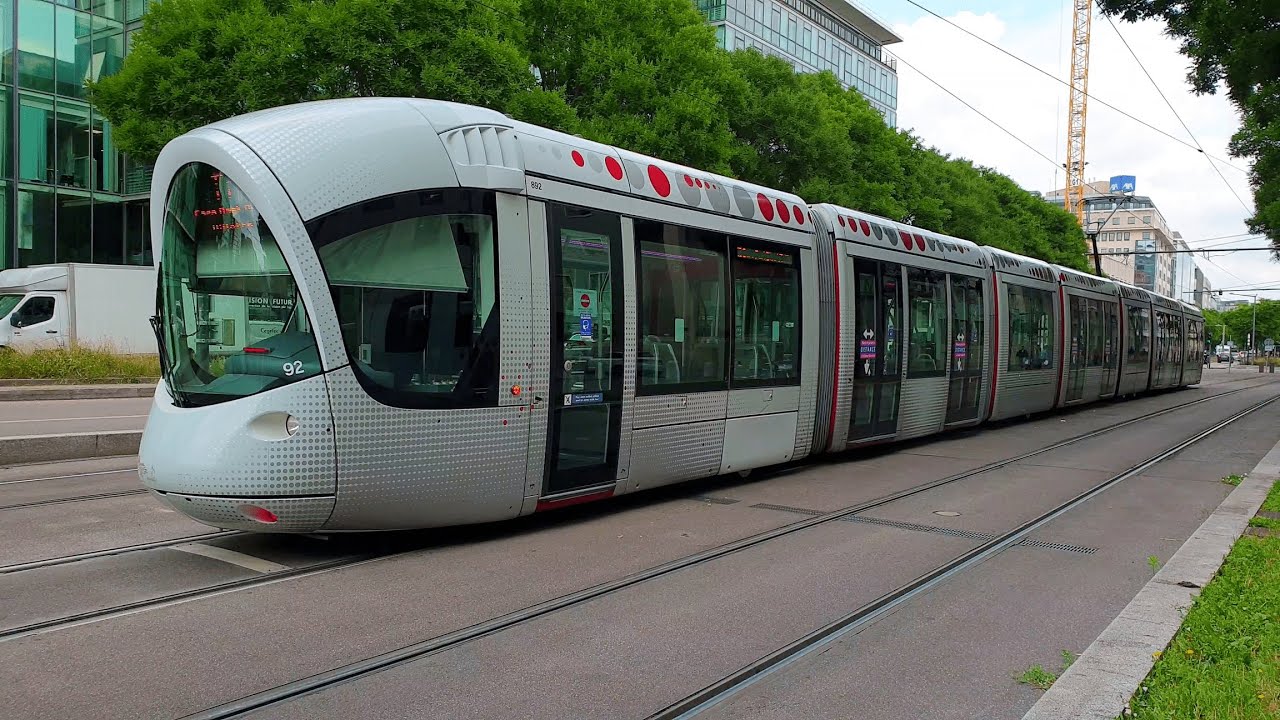 Lyon Tramway T3 - YouTube