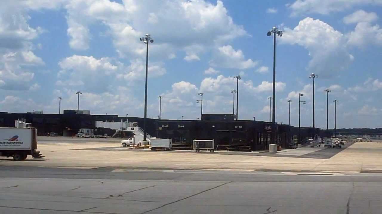 AirTran flight arriving BWI airport, passing Friendship Park - July ...