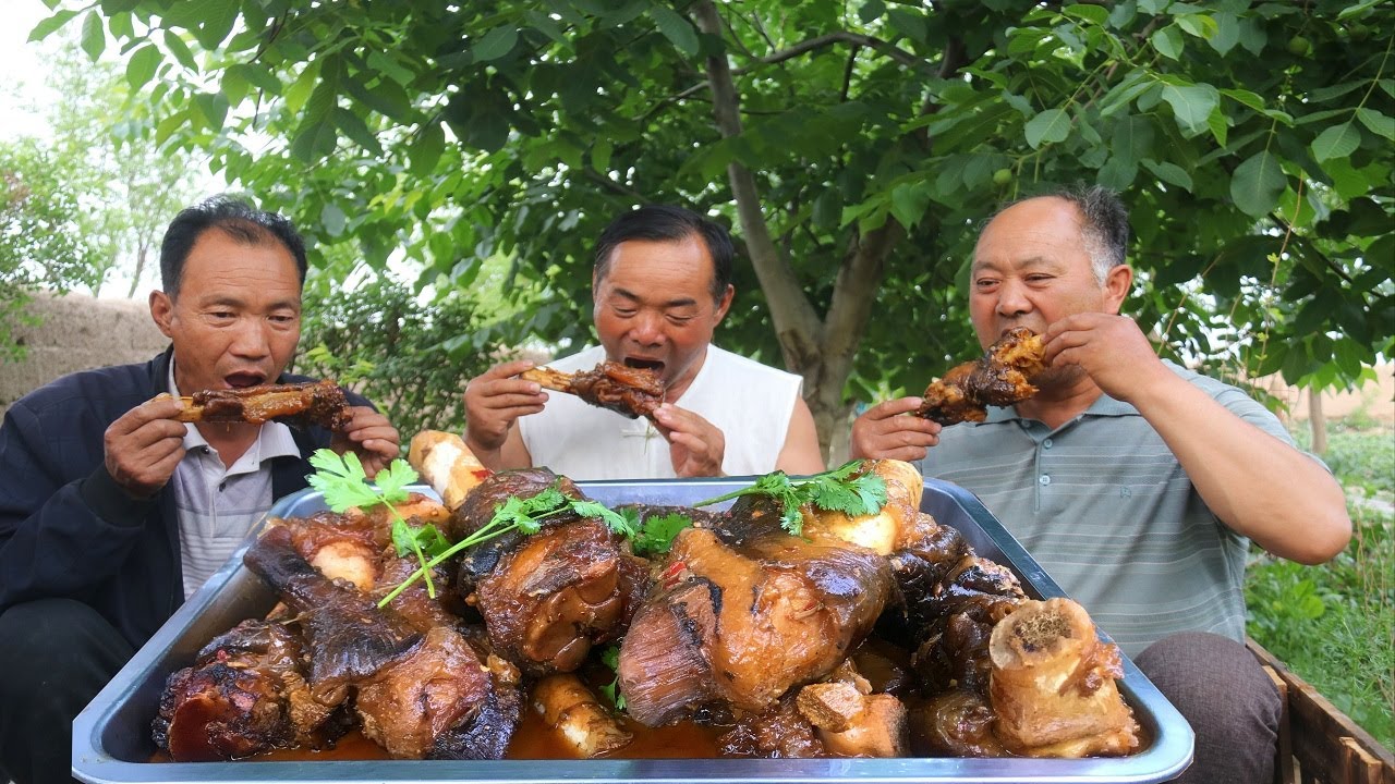 PROBANDO PEZUÑAS DE BURRO, COMIDA CHINA - YouTube