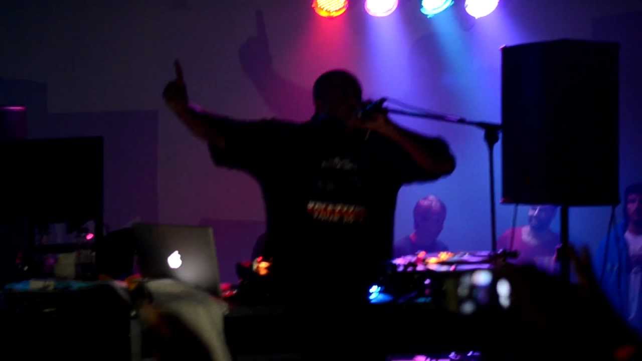 DJ Premier - Full Clip @ "The Fresh" concert in Bucharest 13.10.2012 ...