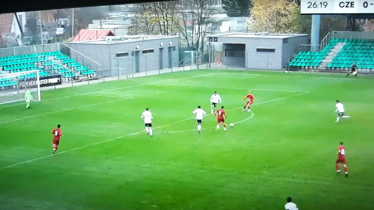 Maxim Dal: eccessiva irruenza nell'intervento difensivo - YouTube