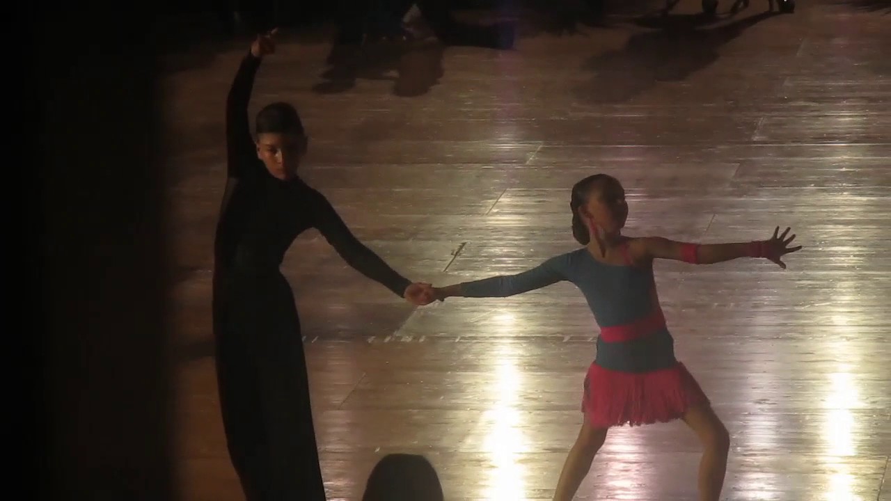 Alessia et Romain | Paso Doble | Championnat de France Latines 2017 ...