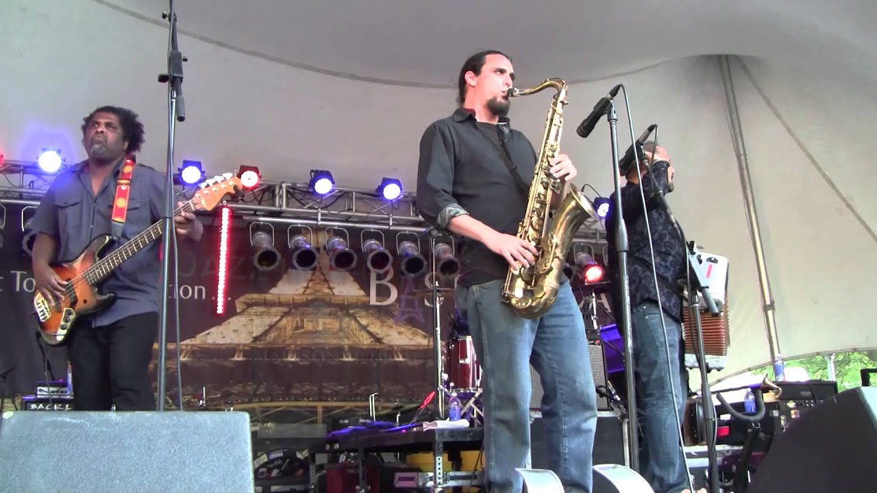 Terrance Simien & The Zydeco Experience at Bastille Days - YouTube