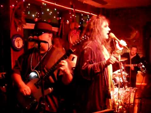 Cee Cee James at the Beale on Broadway - YouTube