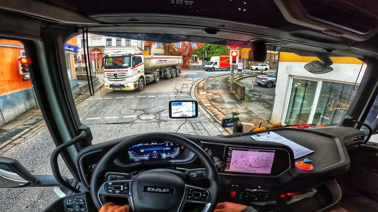 POV - I Drive a DAF XG through Narrow Streets 🏘⚠️ - YouTube