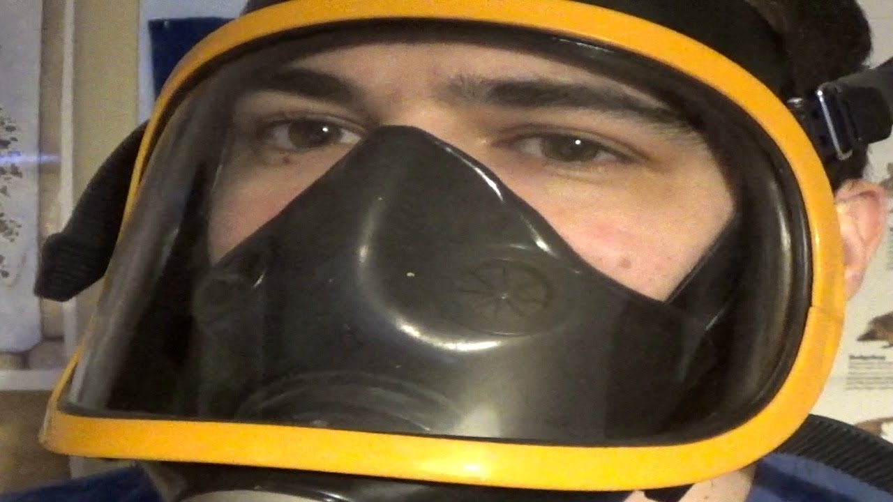 Chinese Puda Panoramic gas mask - YouTube
