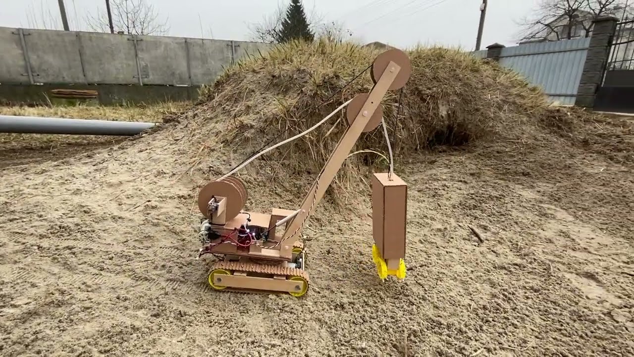 Liebherr - Slurry wall cutter LSC 8 18 from Cardboard - YouTube
