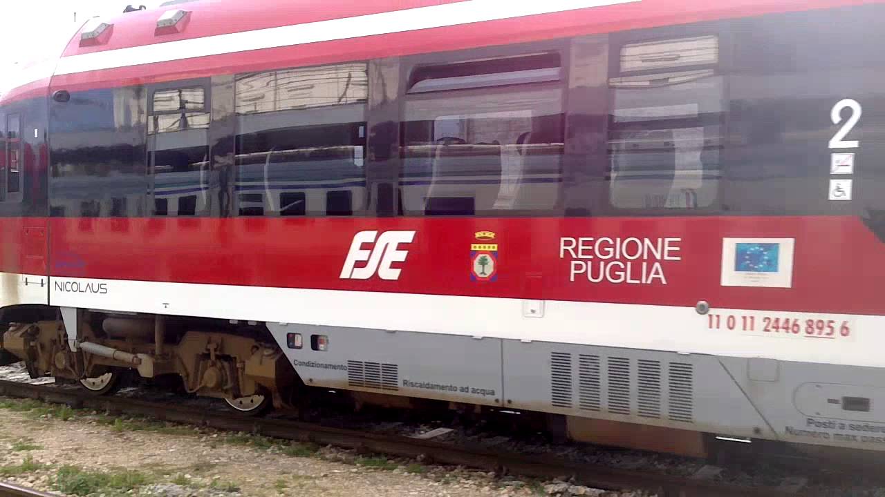 Atr 220 Locale in arrivo alla stazione di Lecce !!!! - YouTube
