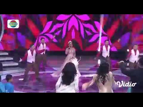 Mantap..!!! Lilis Karlina - Goyang Karawang Studio Indosiar