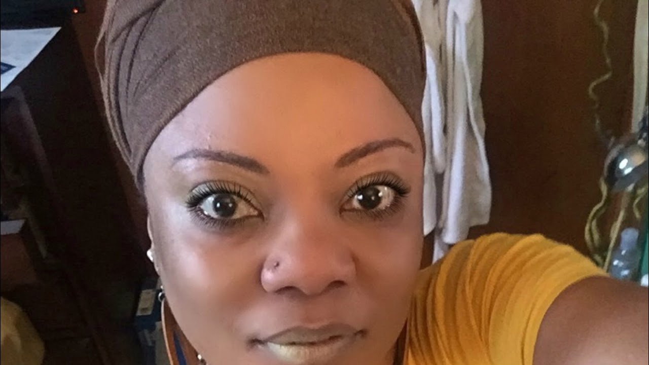 Marie Kenia teaching me how to knit - YouTube