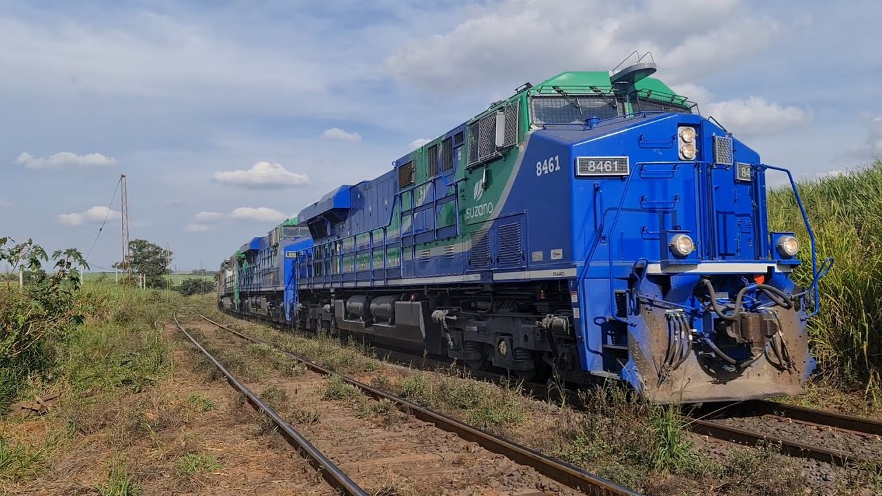 Trilhos cantando com a chegada do tanqueiro com duas es44aci - YouTube