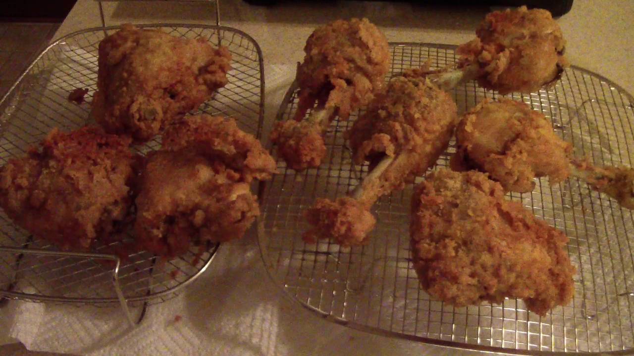 FIRST USE COOK'S COMPANION UNI VERSA FLIP PAN FRIED CHICKEN - YouTube