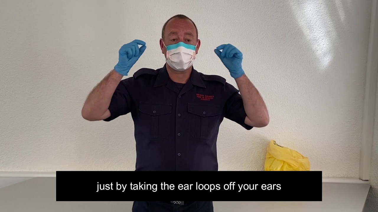 How to Don and Doff a Surgical Mask - YouTube