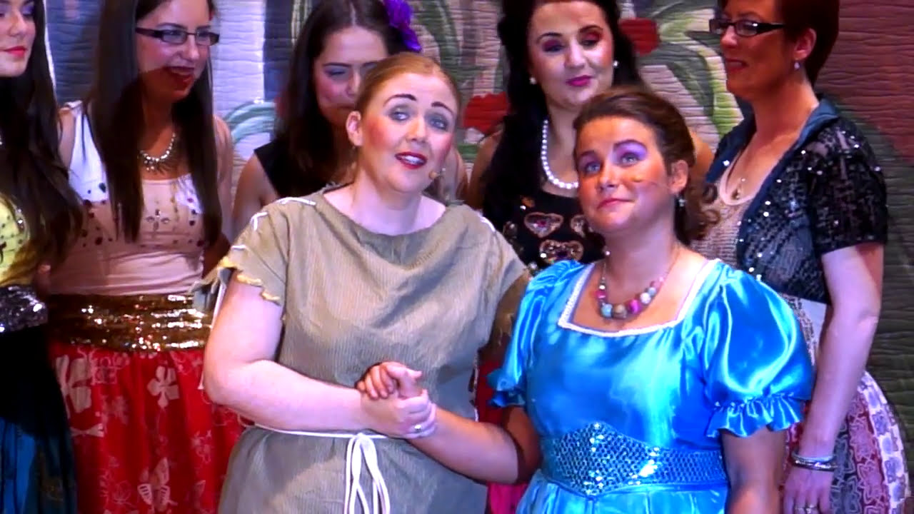 Pantomime Sylvia & Robinson Sing Thurs - YouTube