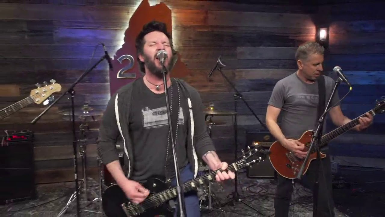 Tim Mercer delivers dirty where grunge left off - YouTube