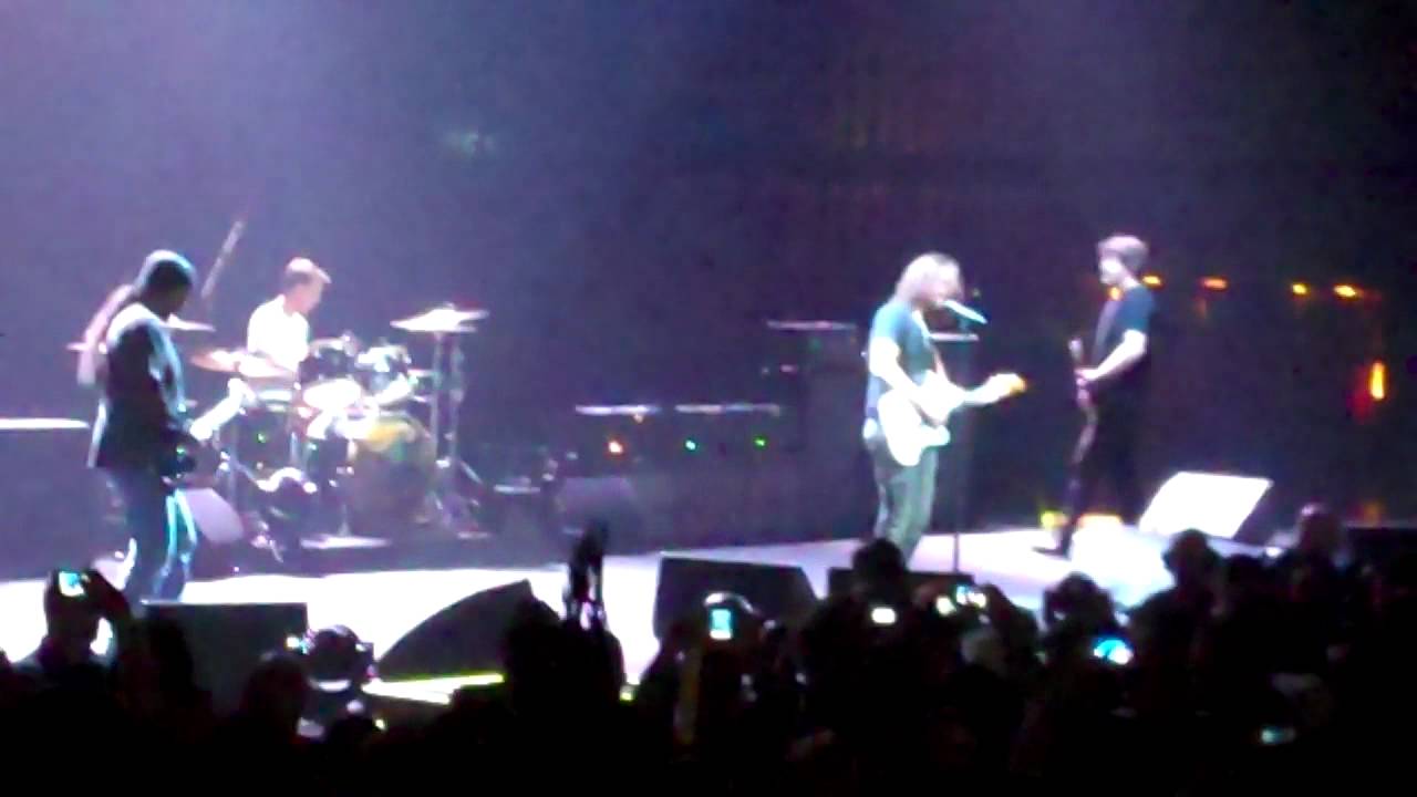 Soundgarden LIVE- Blow Up The Outside World 10-26-2011 - YouTube