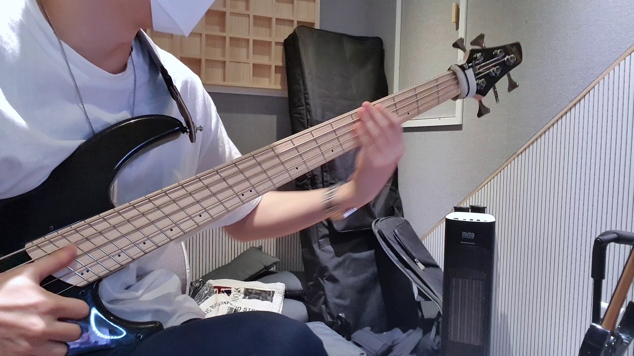 Polyphia | G.O.A.T. [Bass solo cover] - YouTube