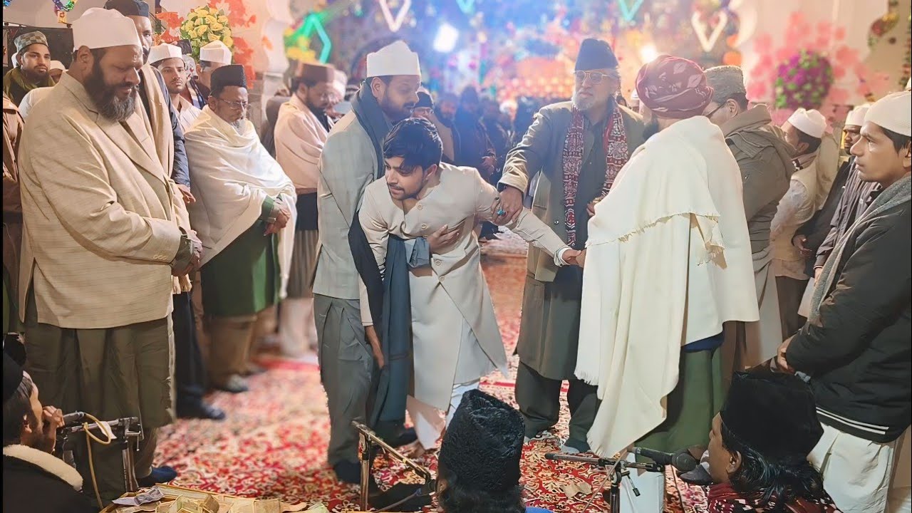 IMROZ SHAH E SHAHA'N MEHMAN !! Ustad Ali Waris Qawwal @URSBAQAISafipurSharif - YouTube