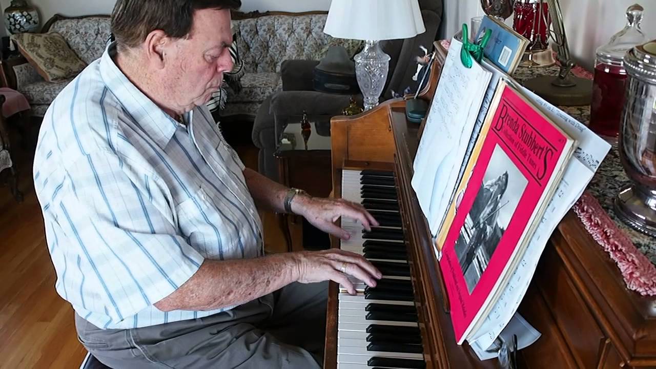 Doug MacPhee Piano Solo @ his house - YouTube