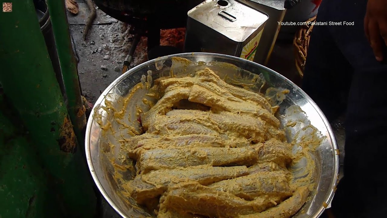 Haji Sardar Fish at Nisbat Road Lahore | Pakistani Street Food In ...