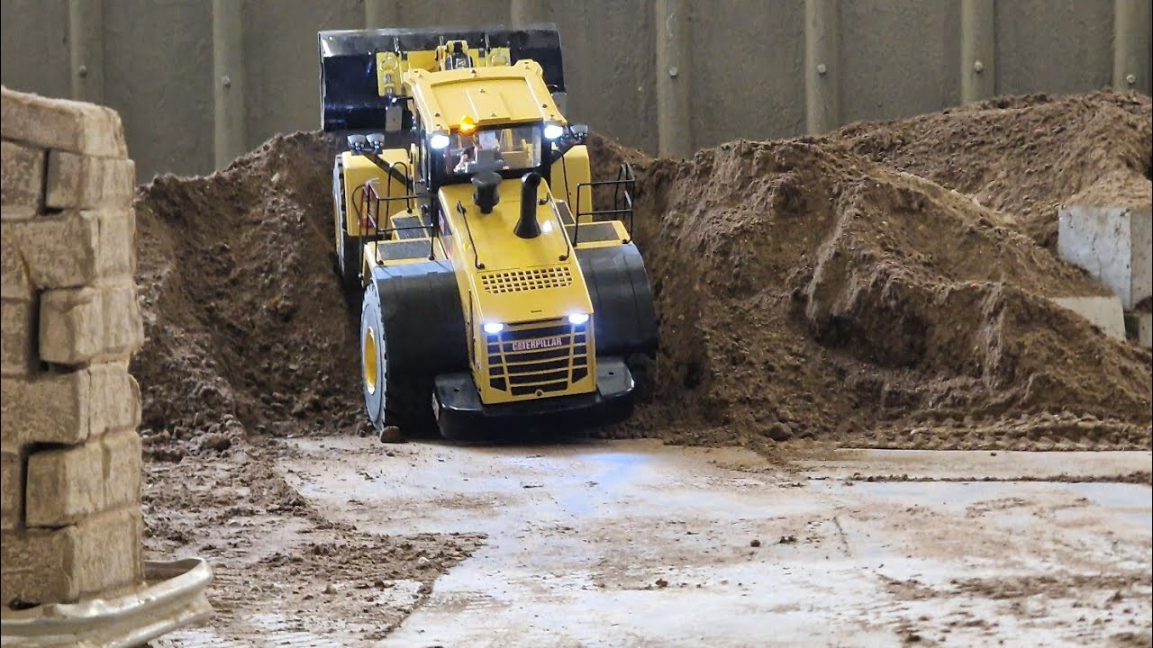 World's Top RC Excavators/Epic Functional Model Construction. - YouTube