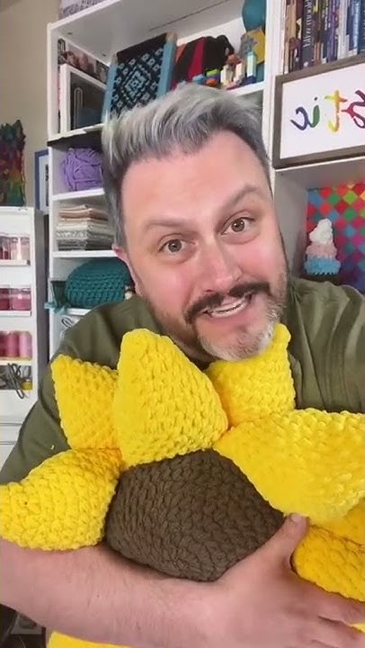 Charity Crochet Sunflower Pattern to help Ukraine - YouTube