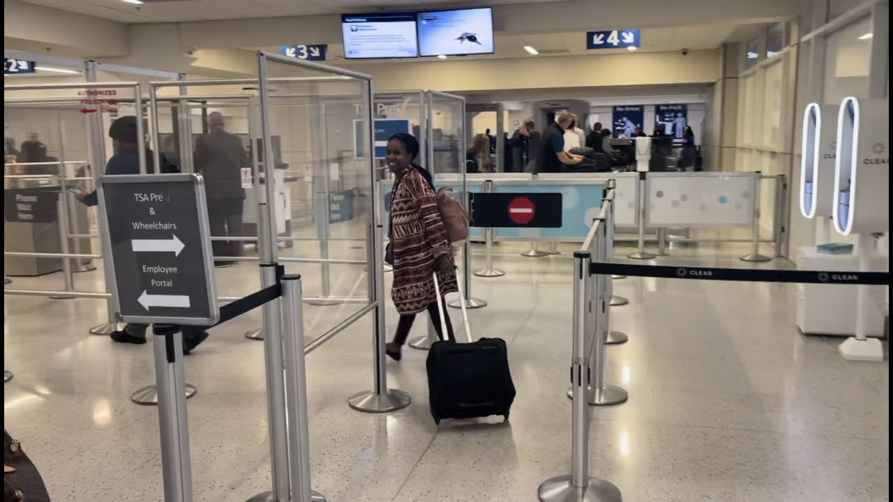 Tips to avoid long lines at the airport - YouTube