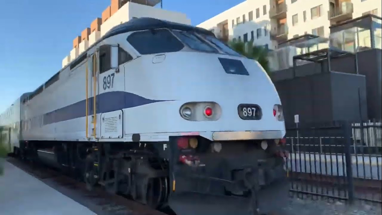 Metrolink cab car 689, coach 187 in “ribbon” livery, and MP36PH-3C 897 ...