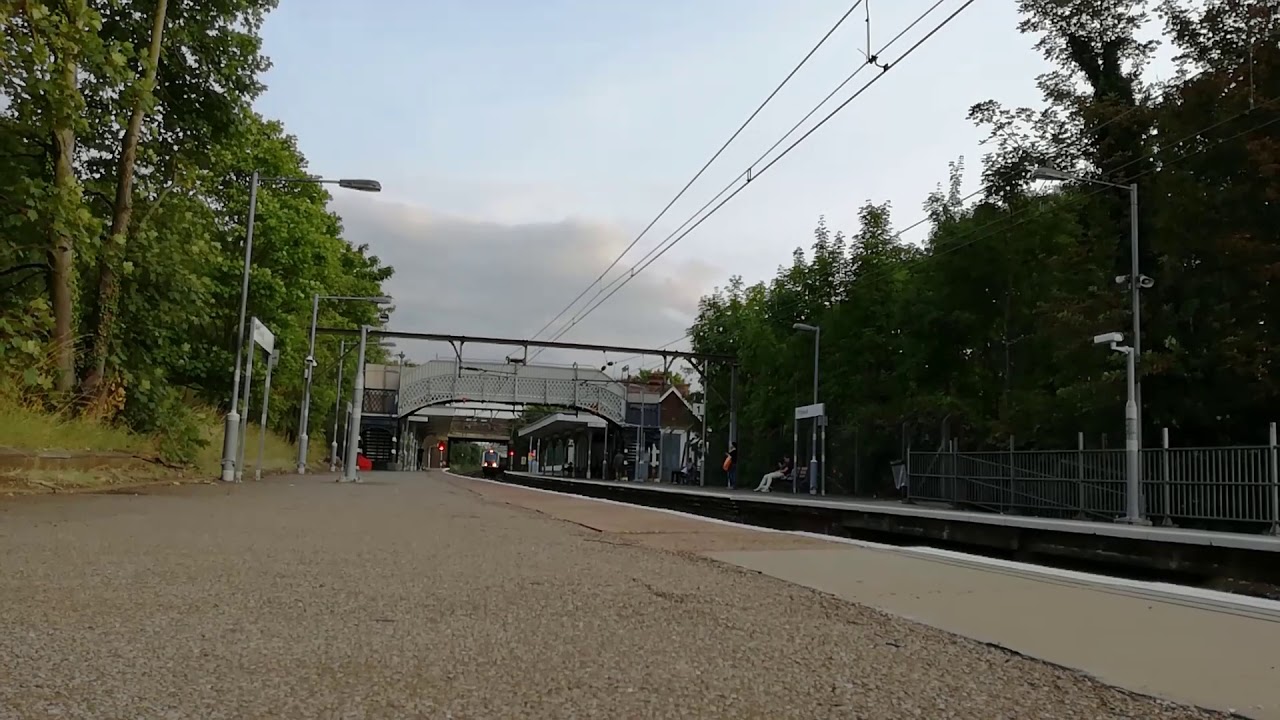 Crossrail/TfL Rail 345009 Passing Prittlewell - YouTube