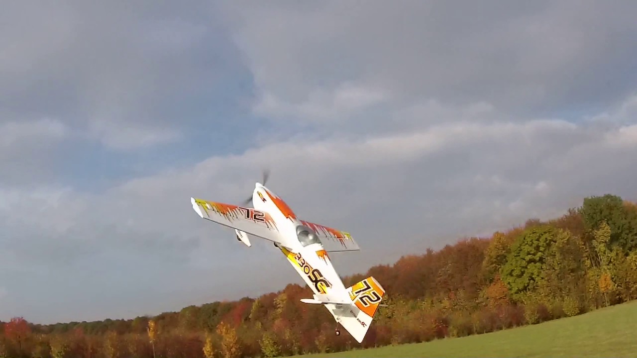 Multiplex Extra 330 SC zweiter Flug - YouTube