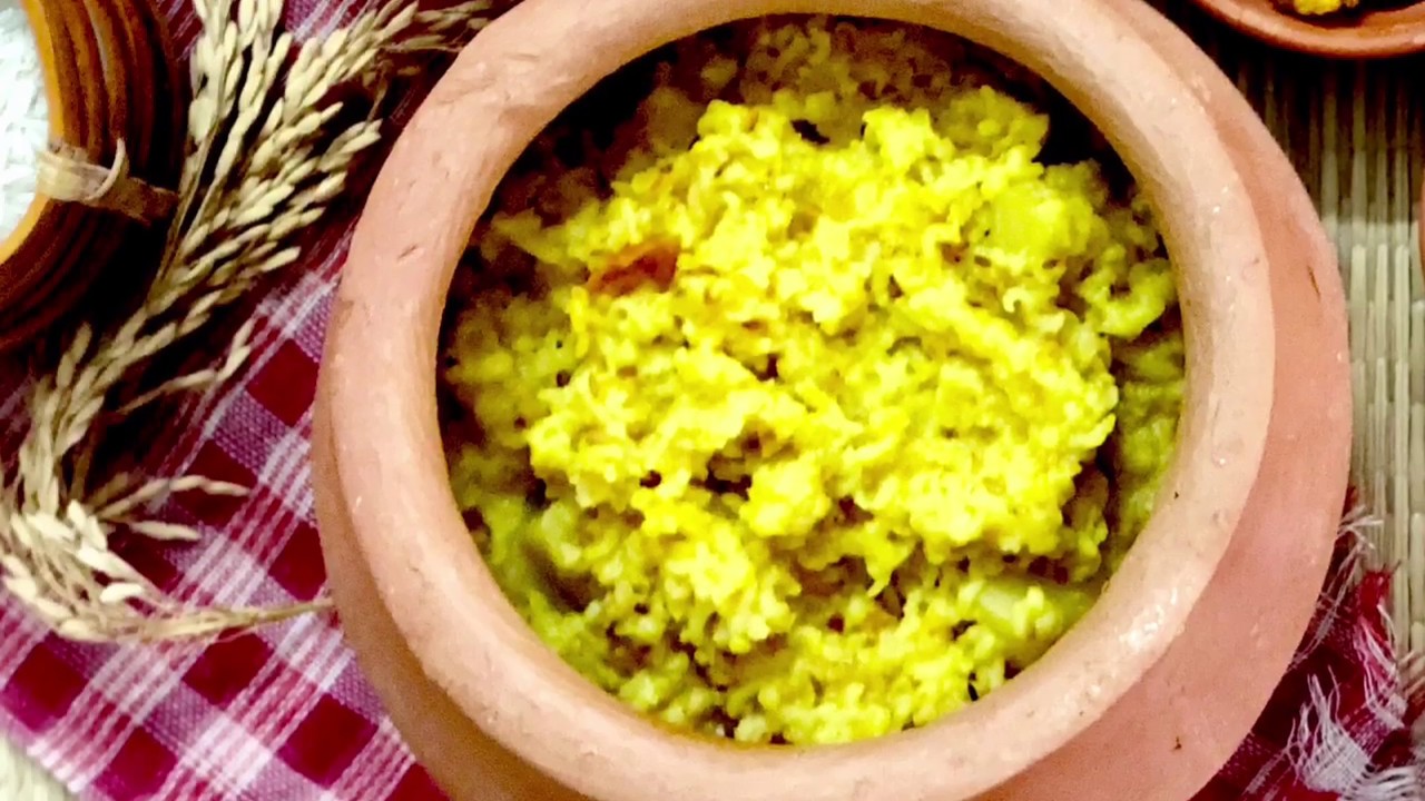 Bengali Style Khichuri / Khichdi / Niramish Khichuri - YouTube