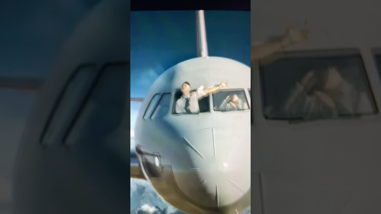 Sichuan Airlines Flight 8633 - Landing Animation - YouTube