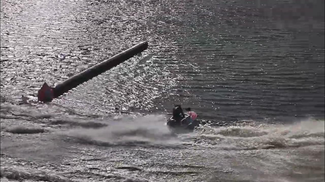 @BoatRace_TODA #第34回ウインビーカップBACHプラザ杯 #予選特別 #第11r #強風 #安定板装着 #勝利 #1号艇 #鈴木博 #イン #逃げ #おめでとう #水しぶき ...