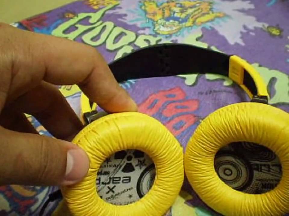 ifrogz EARPOLLUTION Custom NervePipes - YouTube