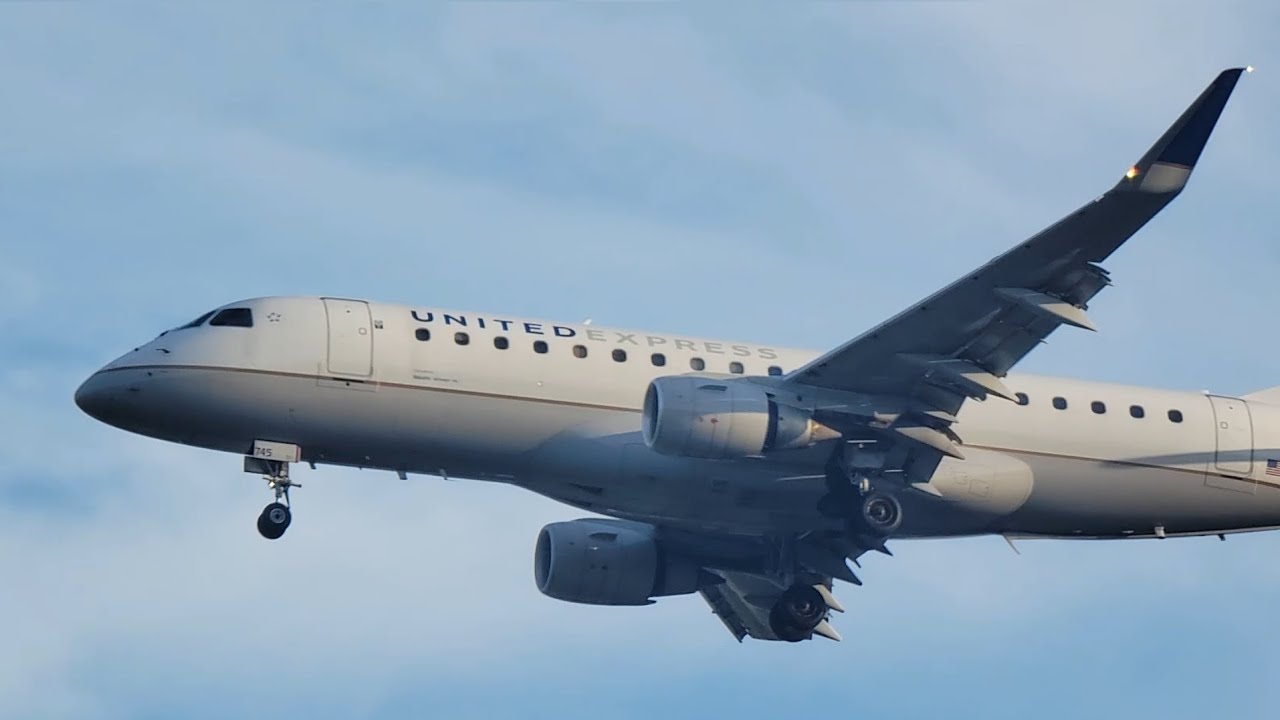 United E75L [N745YX] Landing At CMH Airport From ORD - YouTube
