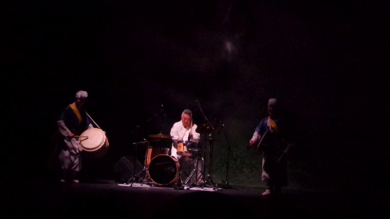 Accompanied Performance (Pansori, Drum And Pungmul) - YouTube