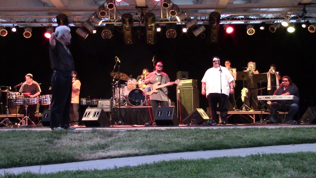 Malo Band Live in Woodland Hills - June 2016 - Suavecito - YouTube