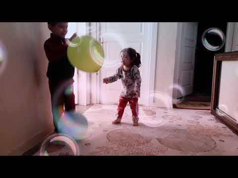 Balonlar havada uçuşuyoooor.Süper kardeşler
