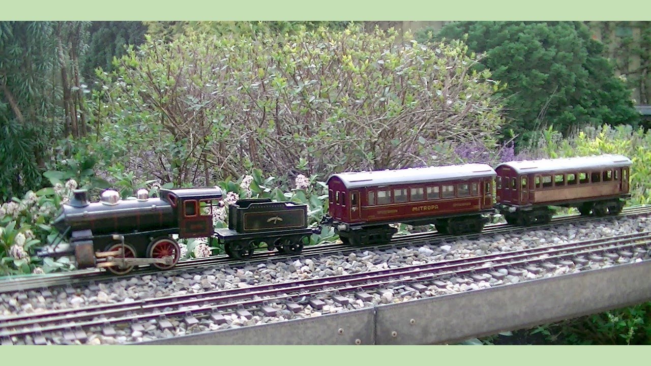 BING clockwork 0-4-0 Locomotive and Märklin Mitropa restaurant and ...