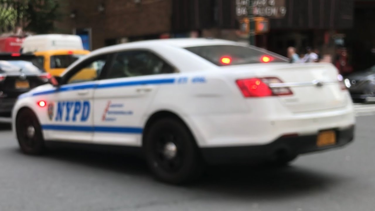 NYPD SLICK TOP CRUISER RESPONDING WITH RUMBLER SIREN ON WEST 48TH ...