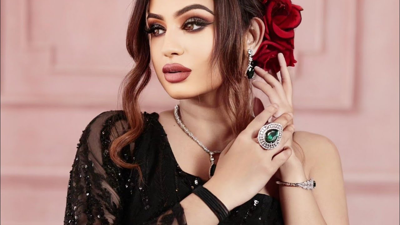 Kenisha Awasthi Official is live - YouTube