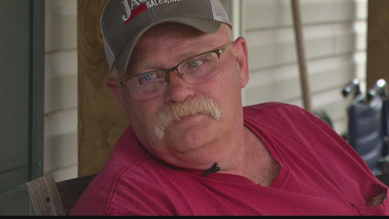 Hunter Who Found Child's Body In Suitcase Wants Answers - YouTube