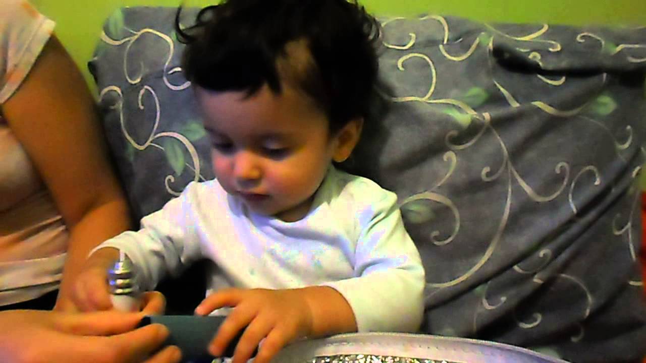 bebe enojon ! - YouTube