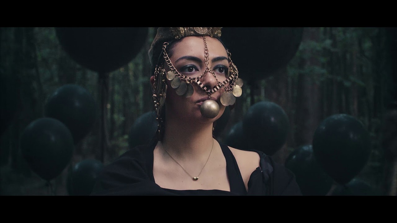 Polina Mauer - Ворожу | Премьера клипа 2018 [12+] - YouTube