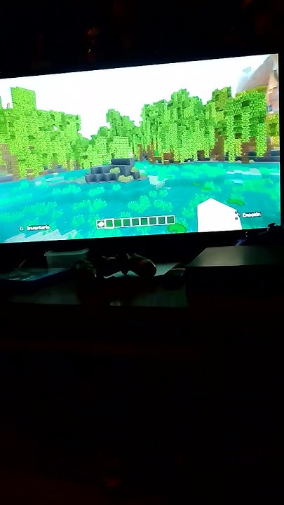 se parece a la pantalla de inicio de Minecraft no? - YouTube