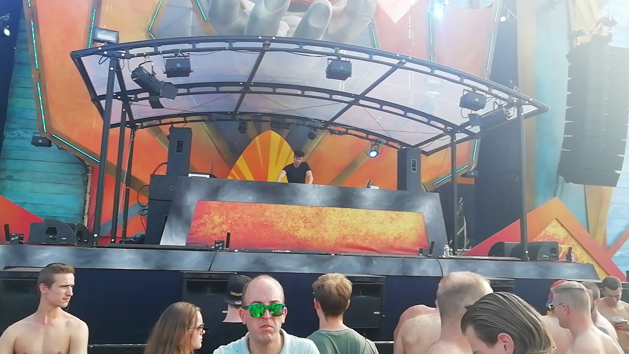 Frontliner - ID (Higher) Live @ Dreamvillage 2019 - YouTube