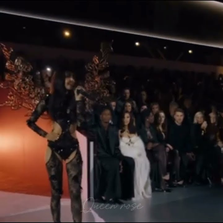 Lisa singing moonlit floor on Victoria secret fashion show 2024 # ...