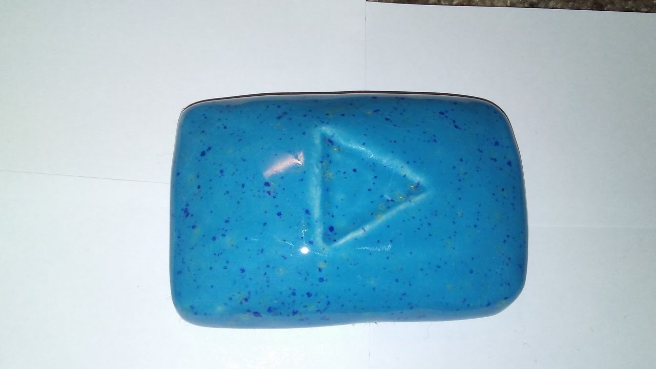 My playbutton for 300 subscribers.... - YouTube