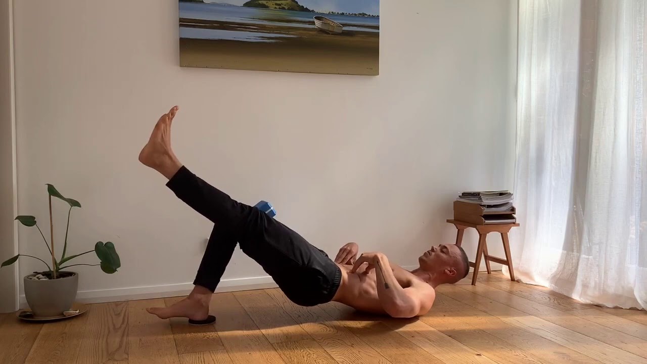 Single Leg Eccentric Hamstring Curl Variations - YouTube